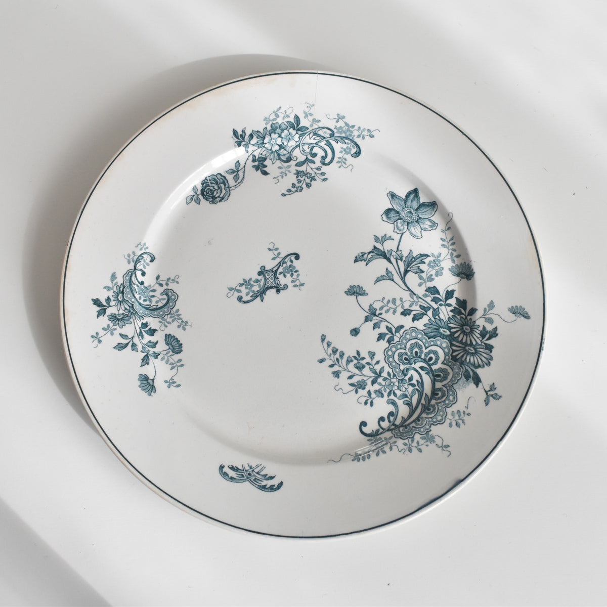 アンティークプレート バドンヴィレー Trianon （トリアノン） (ダメージあり セール商品) — Loane Interior