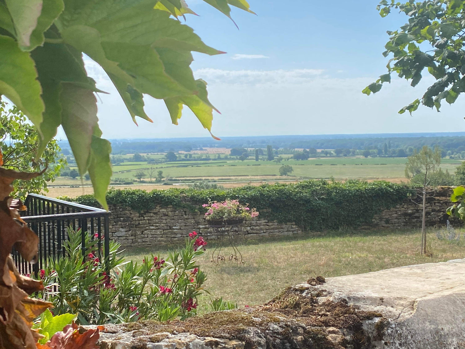 Loane Interior/ロアンインテリア