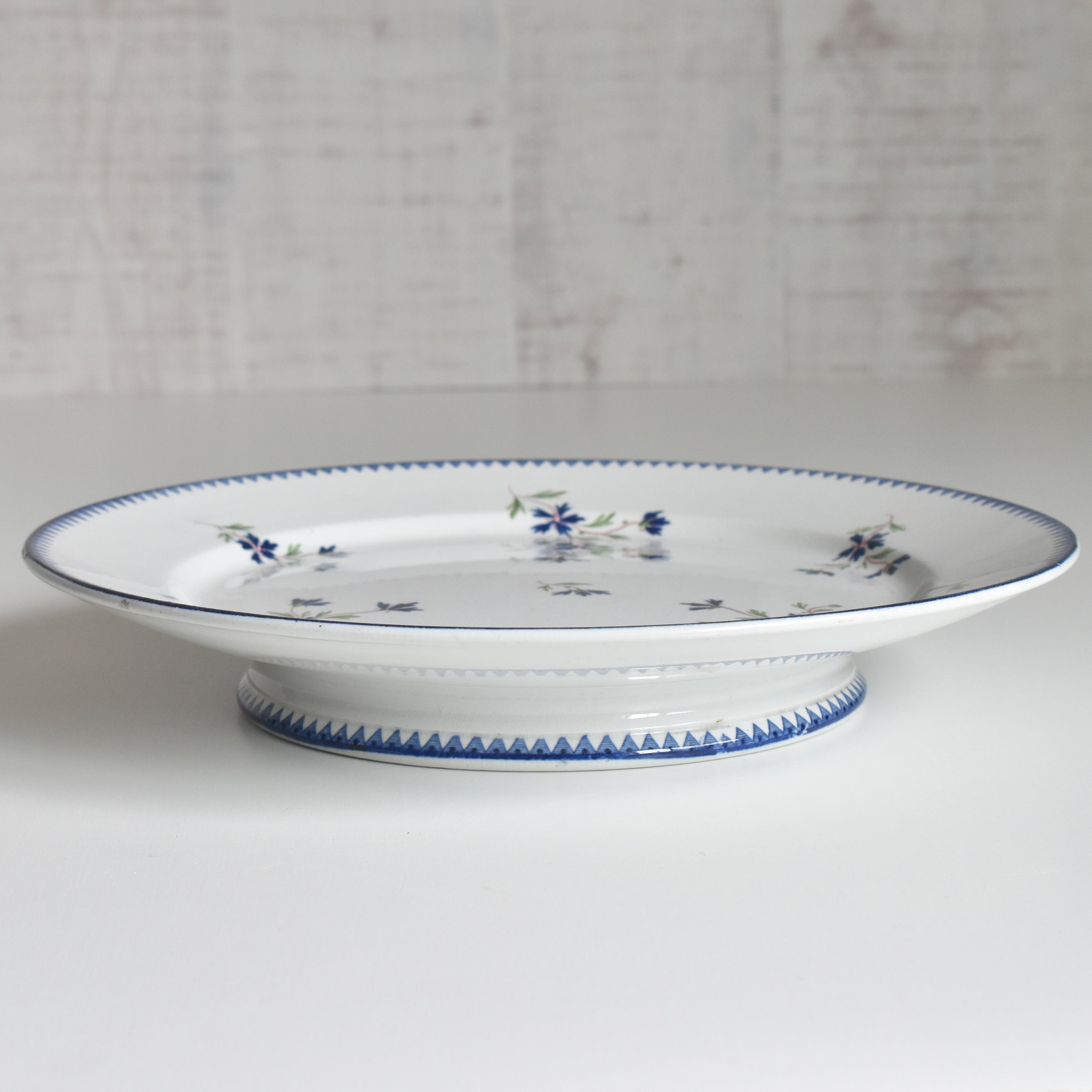 アンティーク脚付きプレート エミールブルジョワ bleuet(矢車菊） — Loane Interior