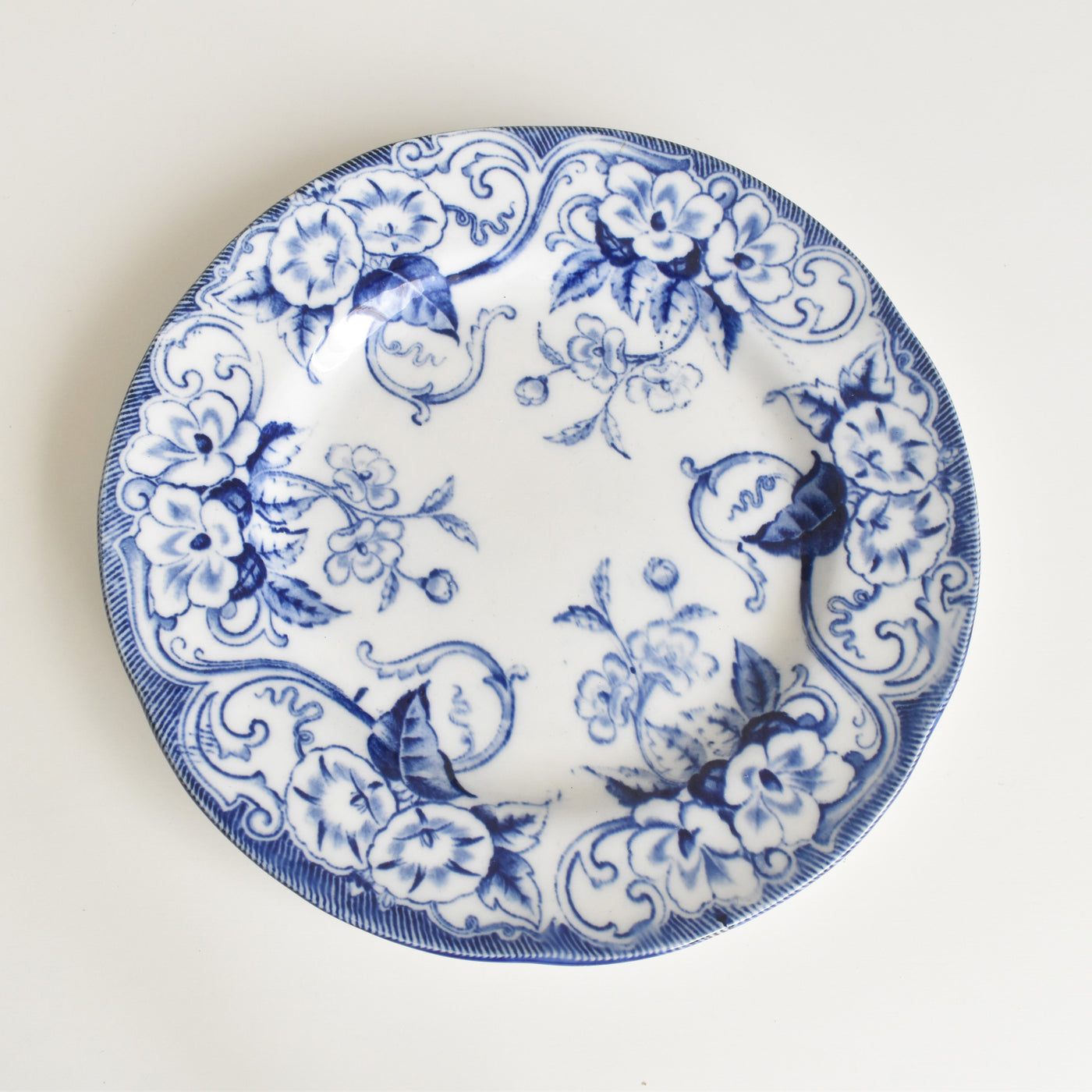 アンティークプレート クレイユモントロー Flora B — Loane Interior