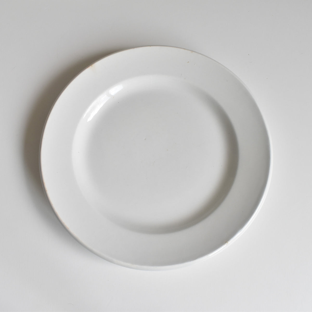 アンティークプレート クレイユモントロー ホワイト Epaisse A — Loane Interior