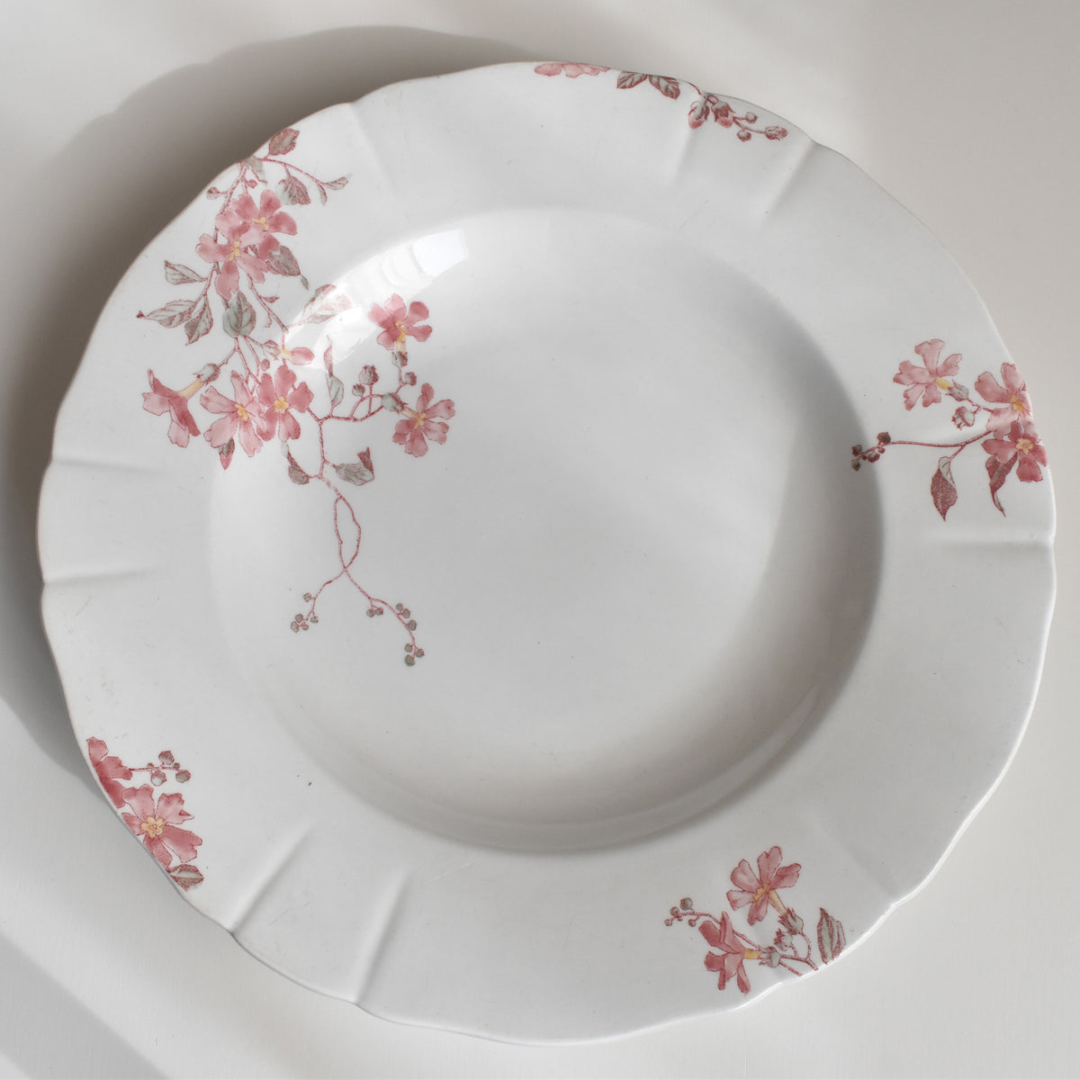 アンティーク深皿 KGリュネヴィル Fleurs roses B — Loane Interior