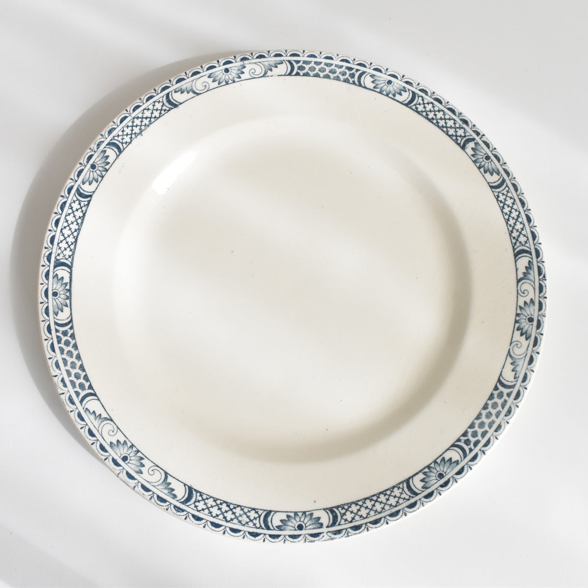 アンティークプレート サラン Robert (ロベール） B — Loane Interior