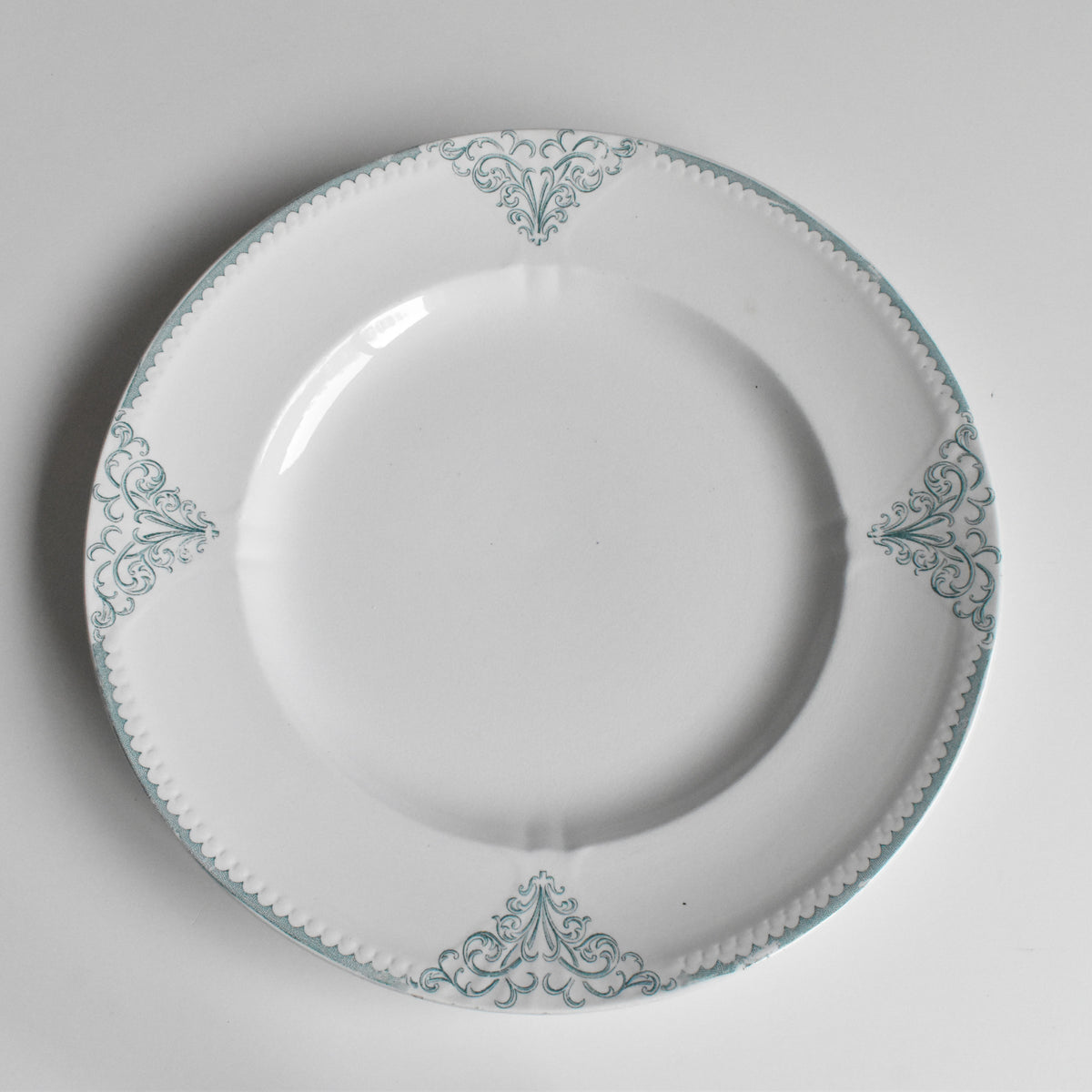 アンティークプレート U&Cサルグミンヌ Provence (プロヴァンス） E — Loane Interior