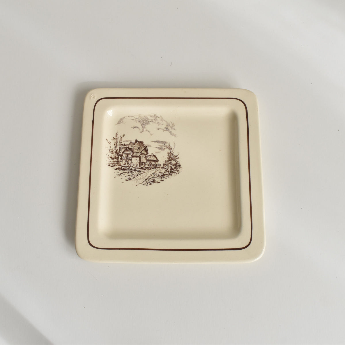 ヴィンテージスクエアプレート ディゴワン＆サルグミンヌ Calvados （カルヴァドス） — Loane Interior