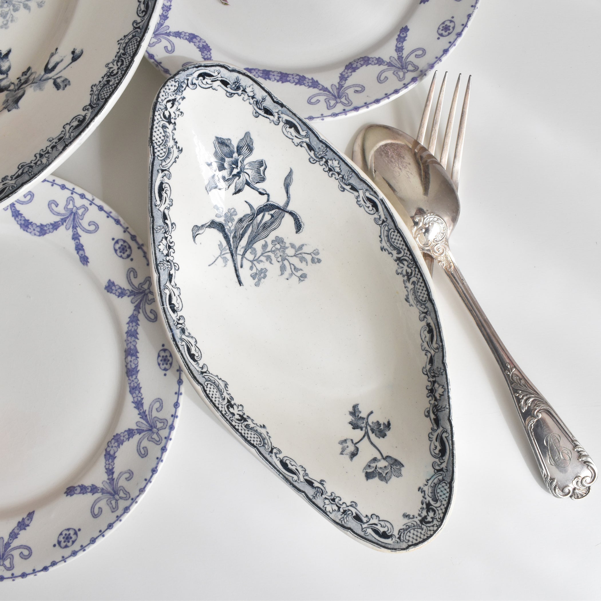 アンティークラヴィエ サルグミンヌ Fontanges (フォンタンジュ） — Loane Interior