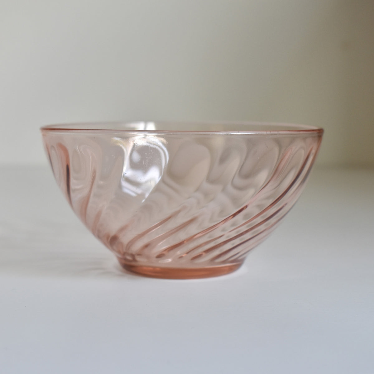 ヴィンテージカフェオレボウル Arcoroc Rosaline — Loane Interior