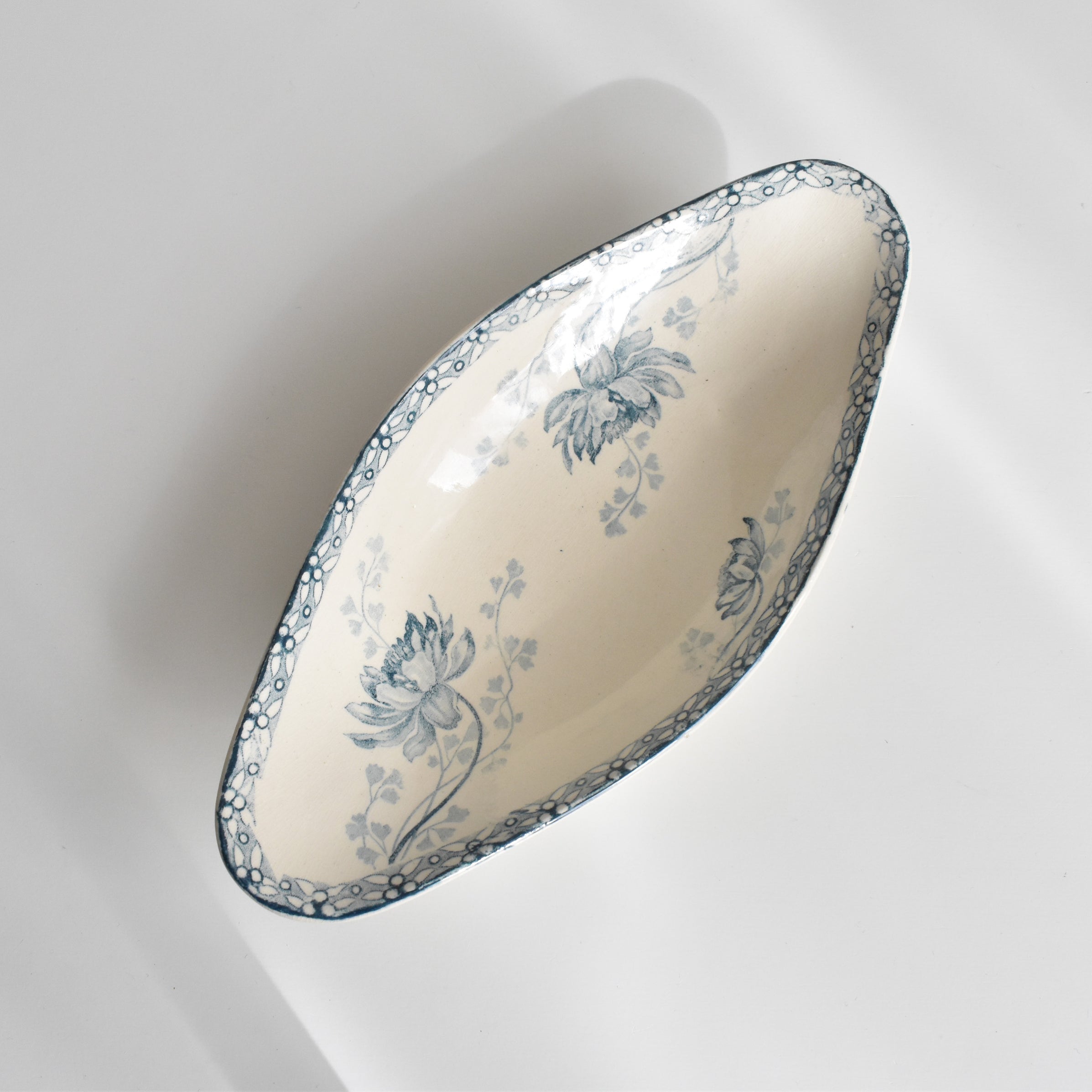 アンティークラヴィエ U&Cサルグミンヌ Royat（ロワイヤ） — Loane Interior