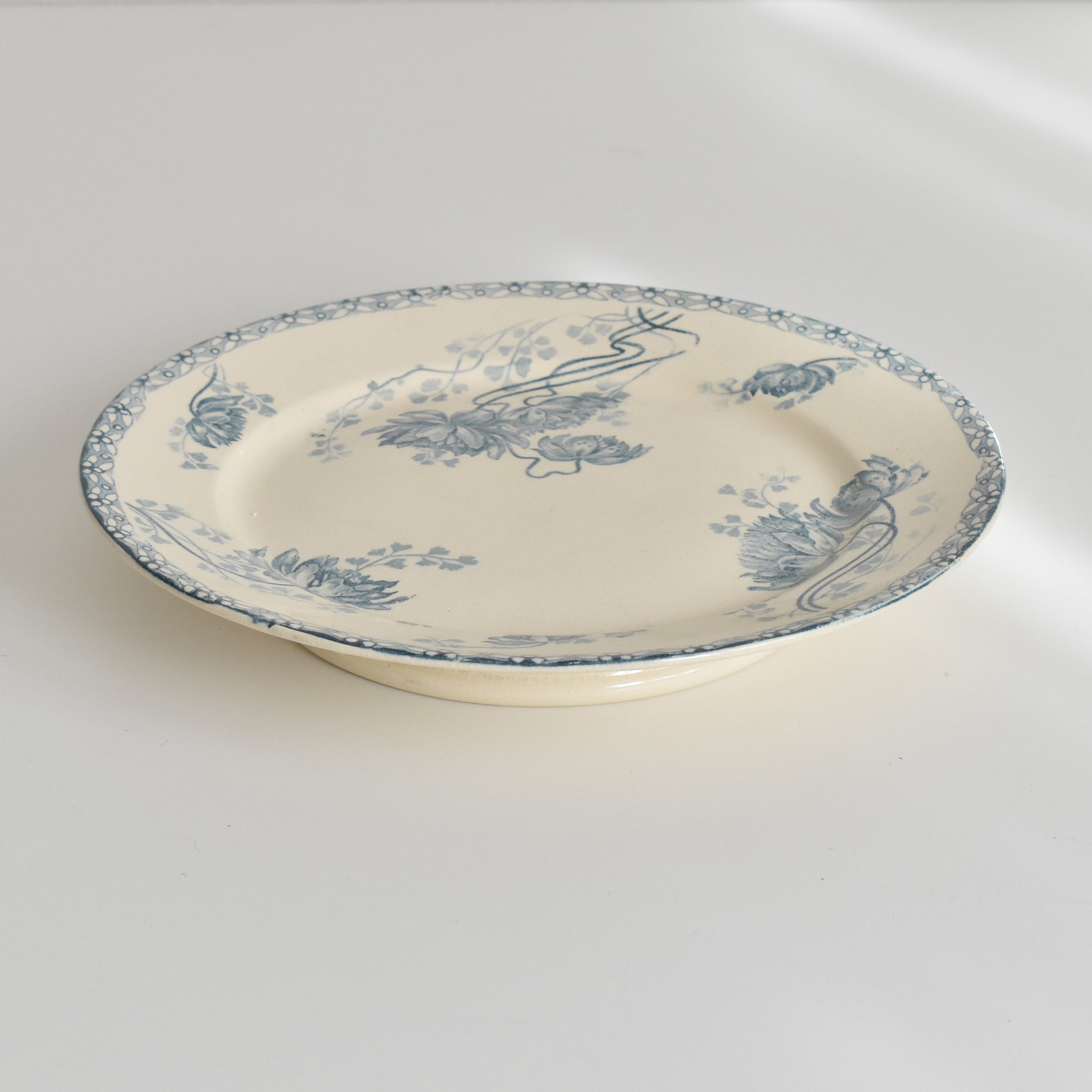 アンティーク脚付きプレート U&Cサルグミンヌ Royat（ロワイヤ） — Loane Interior