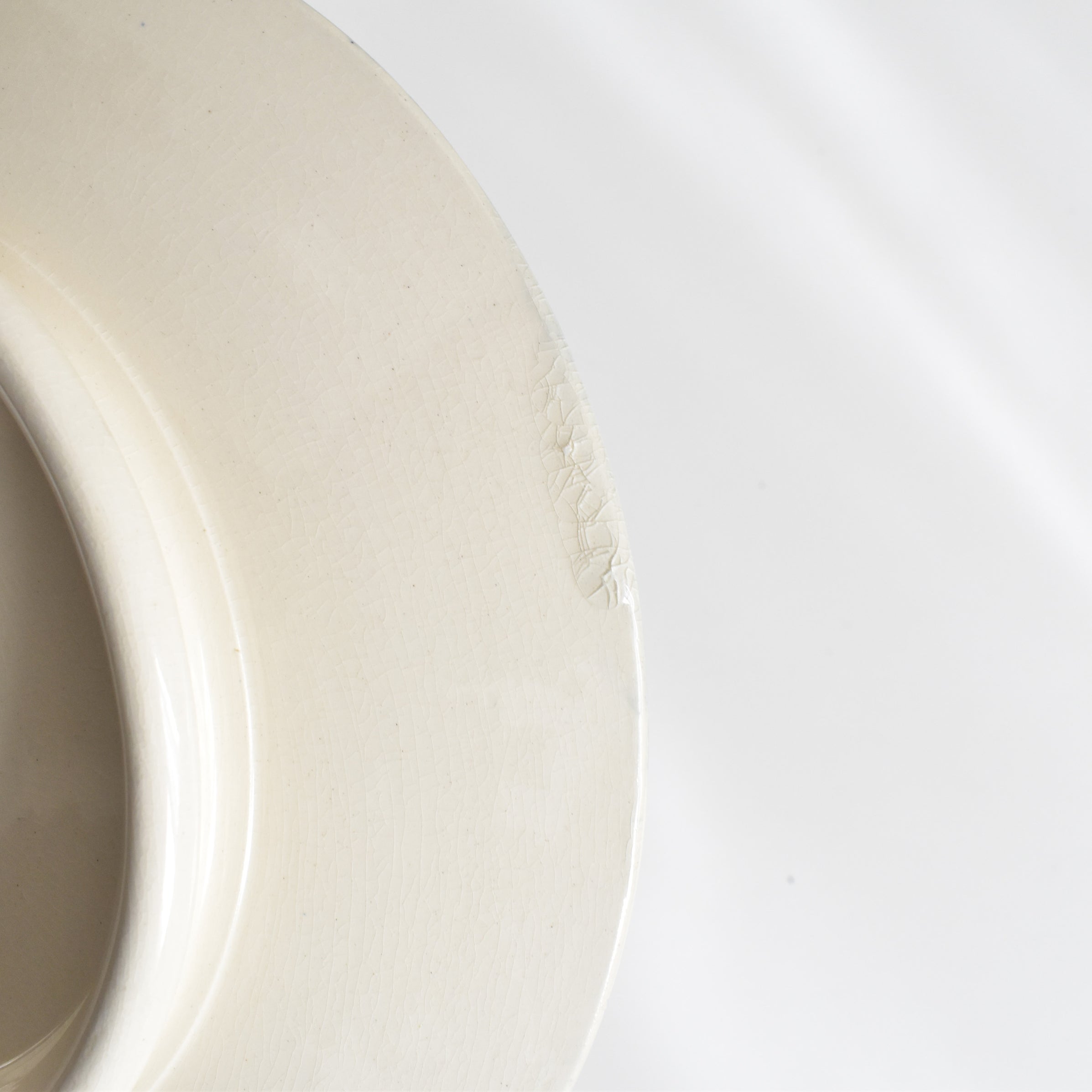 アンティーク脚付きプレート U&Cサルグミンヌ Royat（ロワイヤ） — Loane Interior