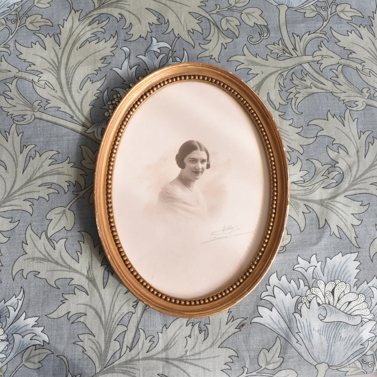 ヴィンテージオーヴァルフレーム 写真付き — Loane Interior