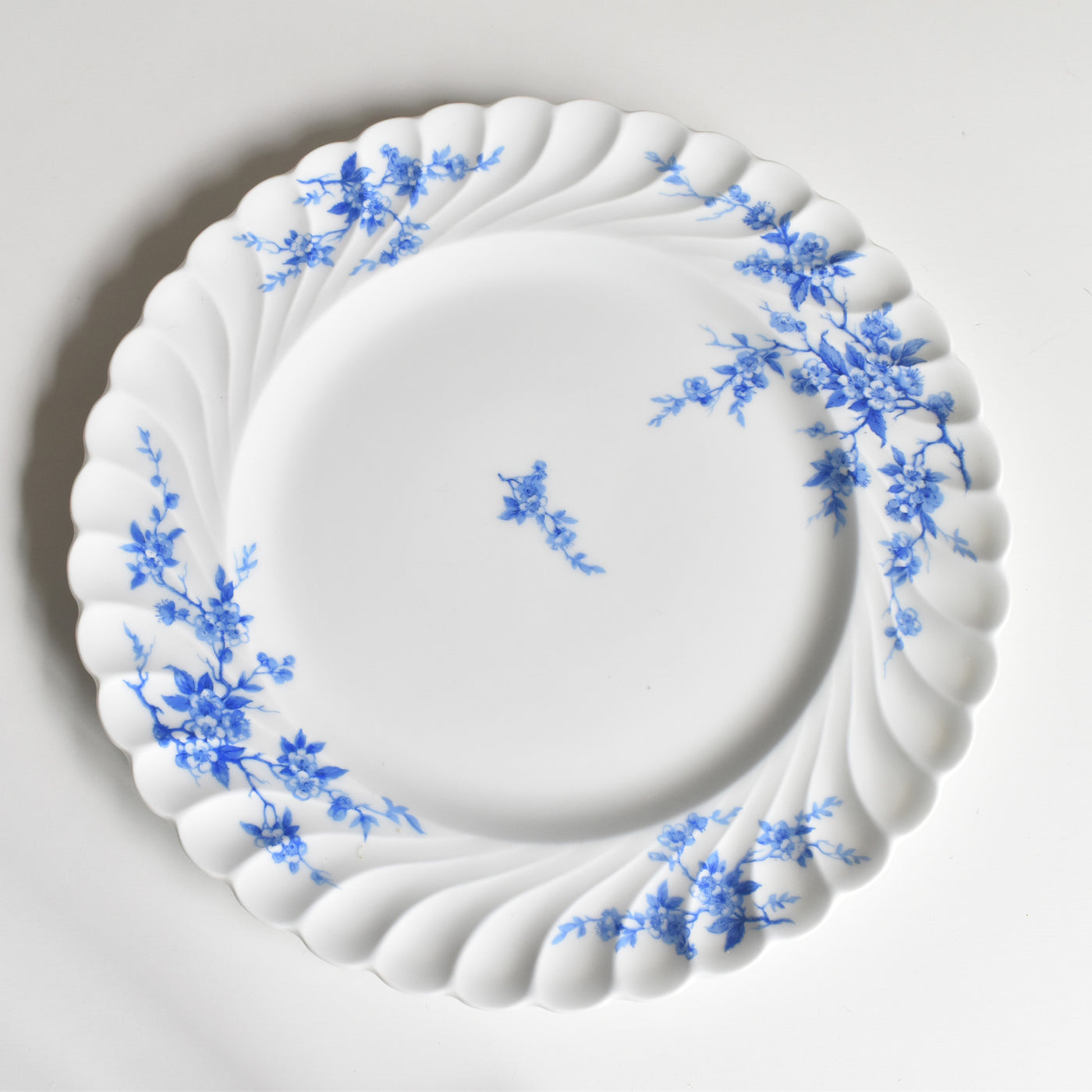 ヴィンテージプレート リモージュ アビランド Cerisier Bleu (スリジエ ブルー）B — Loane Interior