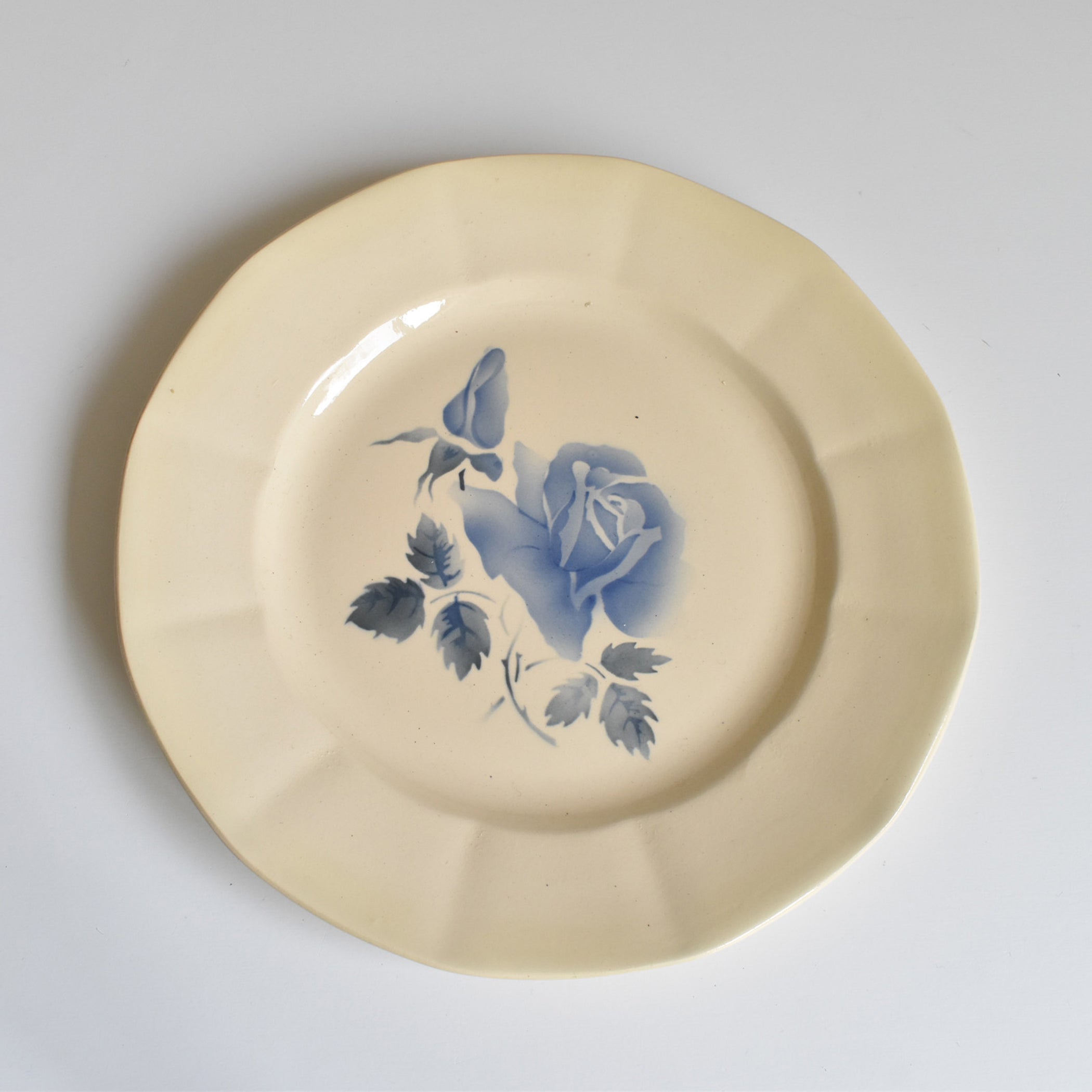 ヴィンテージプレート ディゴワン＆サルグミンヌ Roses Bleues (ブルーローズ） A — Loane Interior