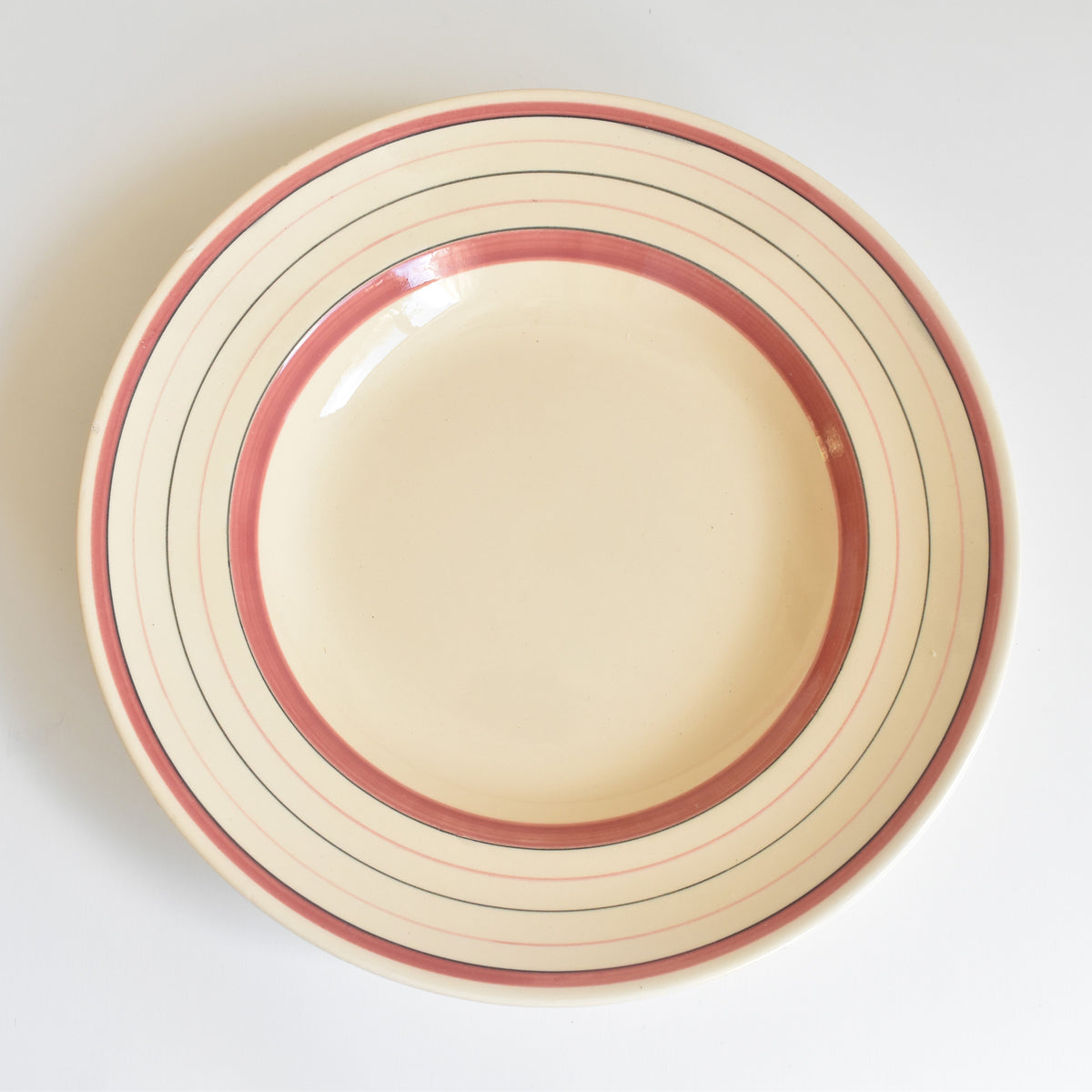 ヴィンテージ深皿 ロンシャン ライン （コントラスト高目）B — Loane Interior