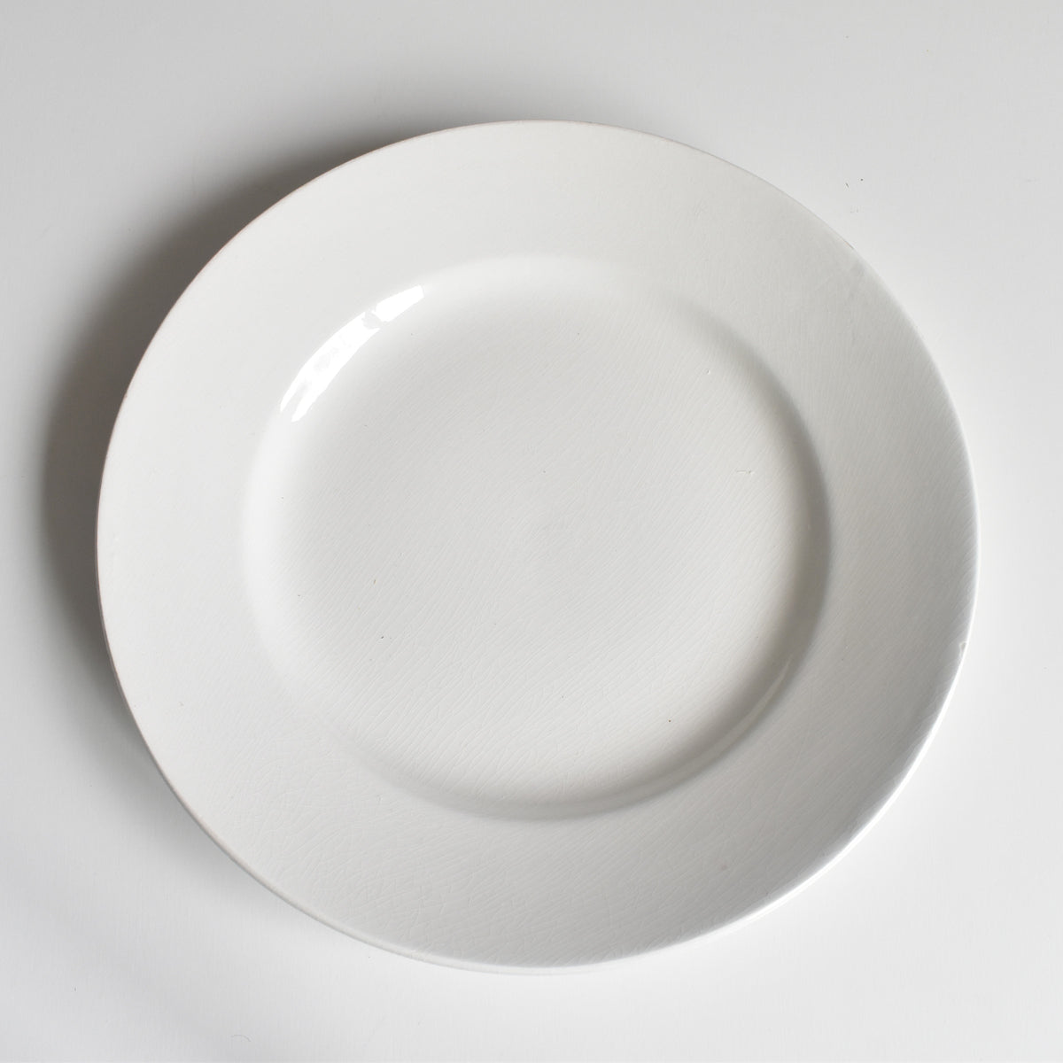 ヴィンテージプレート ロンウイー ホワイト B — Loane Interior