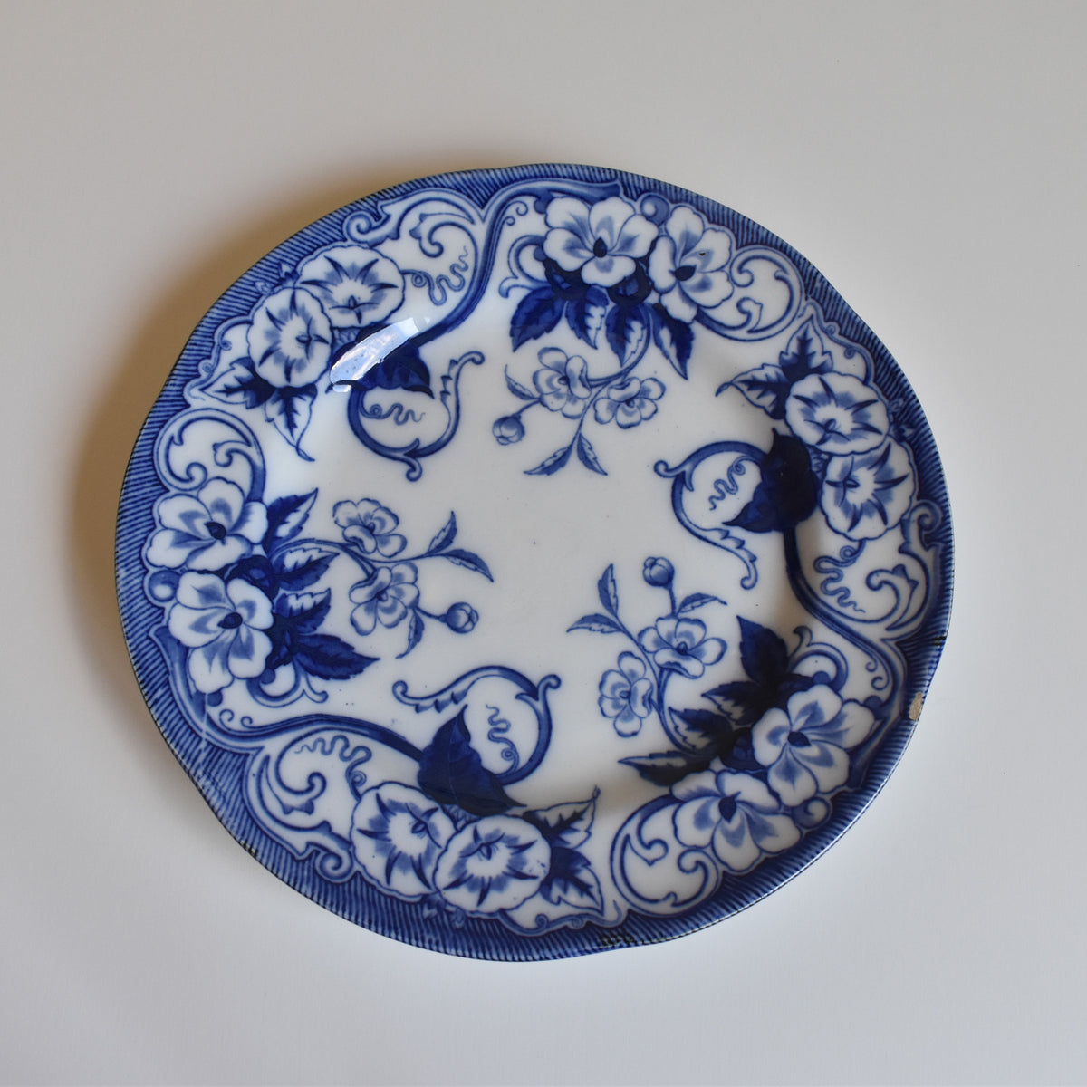 アンティークプレート クレイユモントロー Flora — Loane Interior