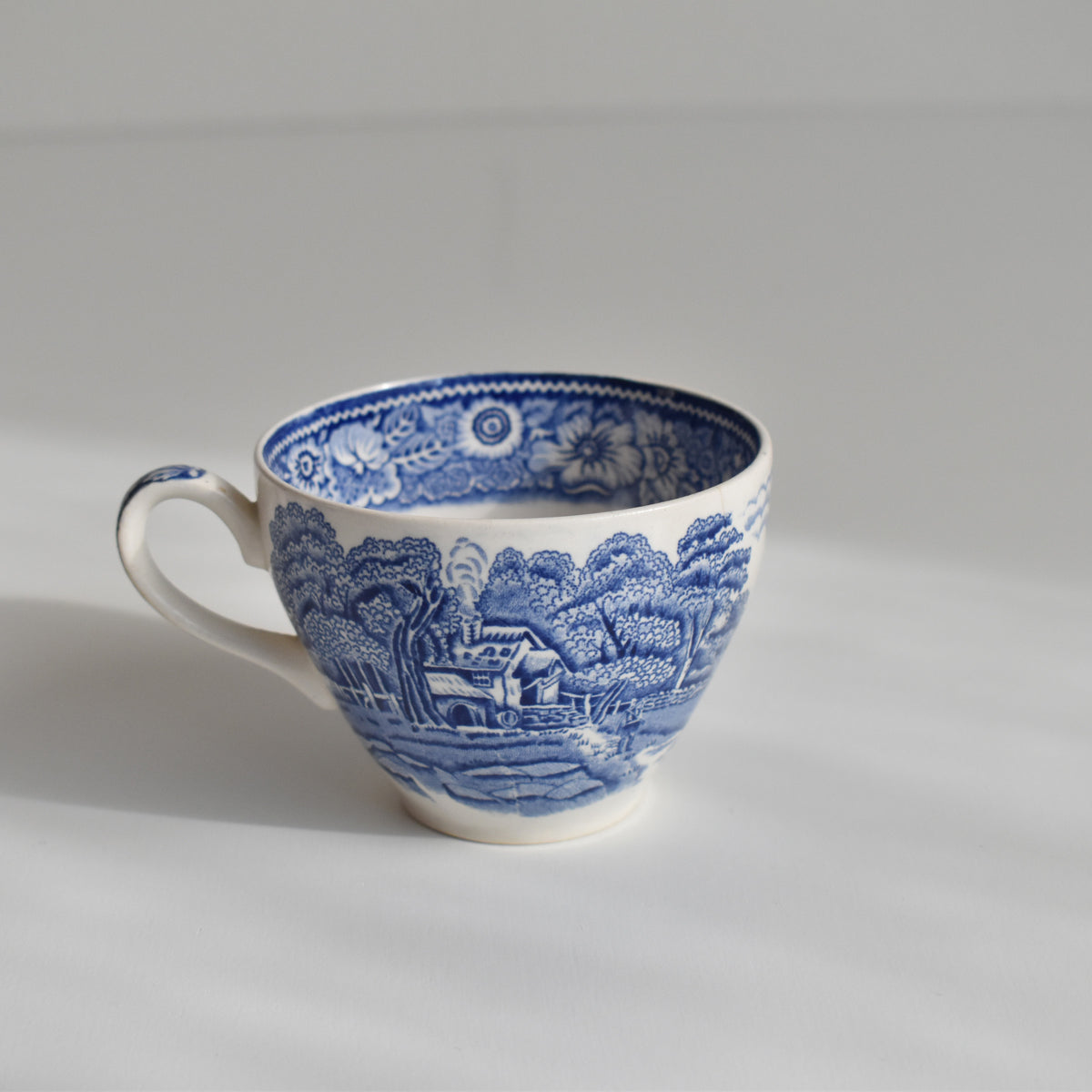 ヴィンテージカップ Midwinter — Loane Interior