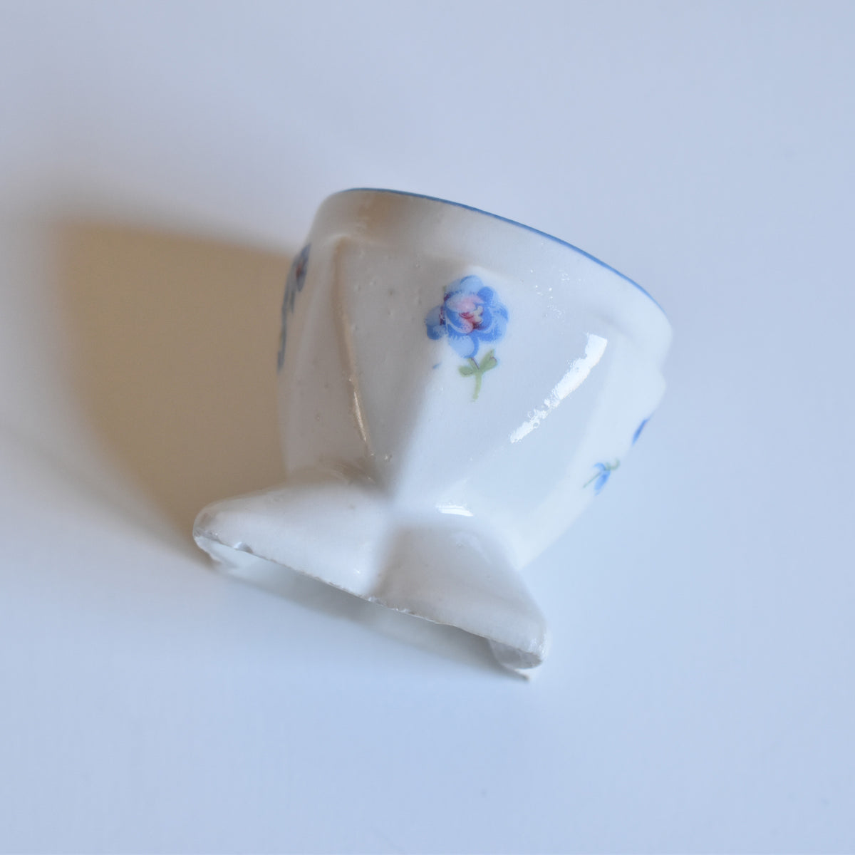 アンティークエッグスタンド Fleurs Bleues B — Loane Interior
