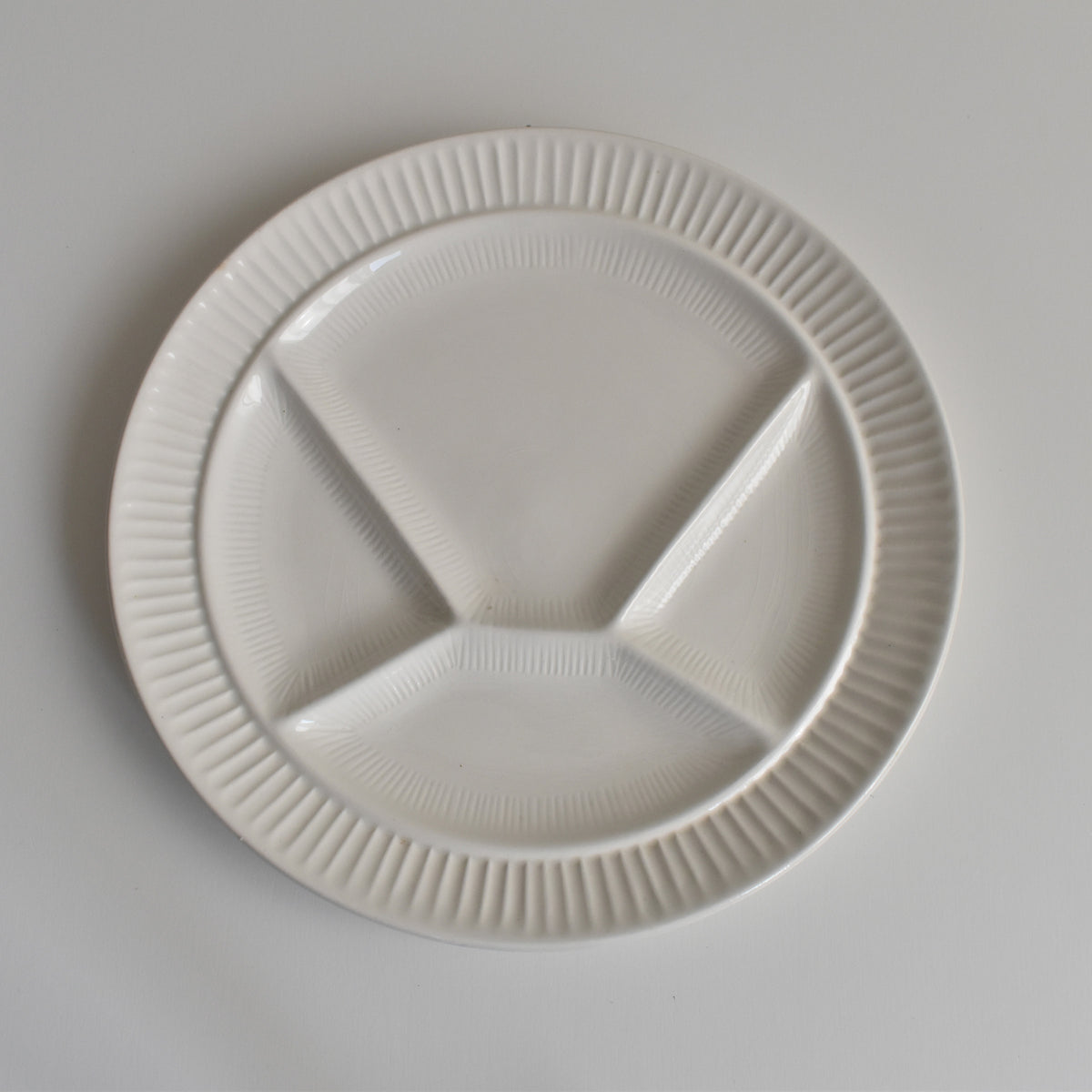 ヴィンテージフォンデュープレート ディゴワン＆サルグミンヌ ホワイト B — Loane Interior