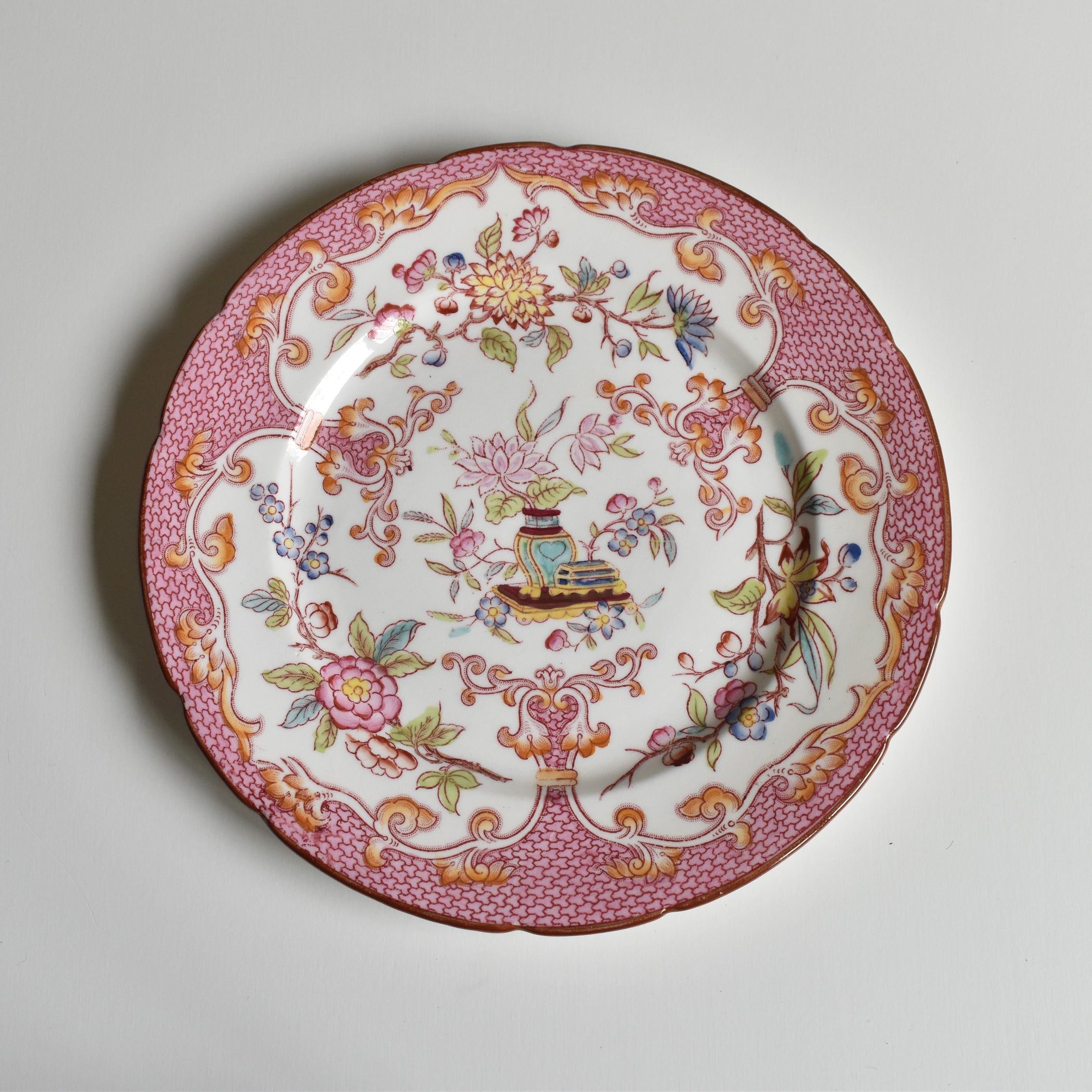 アンティークデザートプレート サルグミンヌ Minton ピンク 235 H — Loane Interior