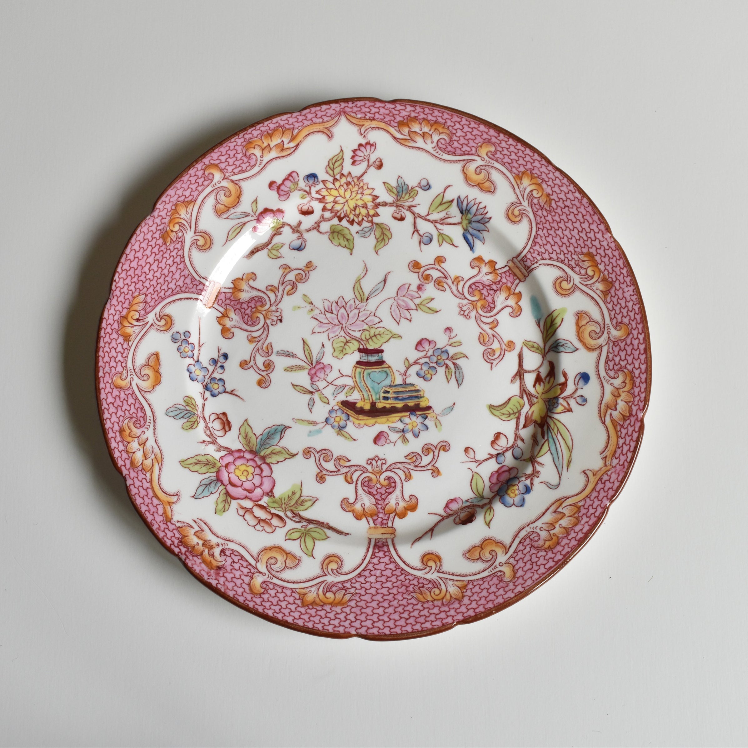 アンティークデザートプレート サルグミンヌ Minton ピンク 235 H — Loane Interior