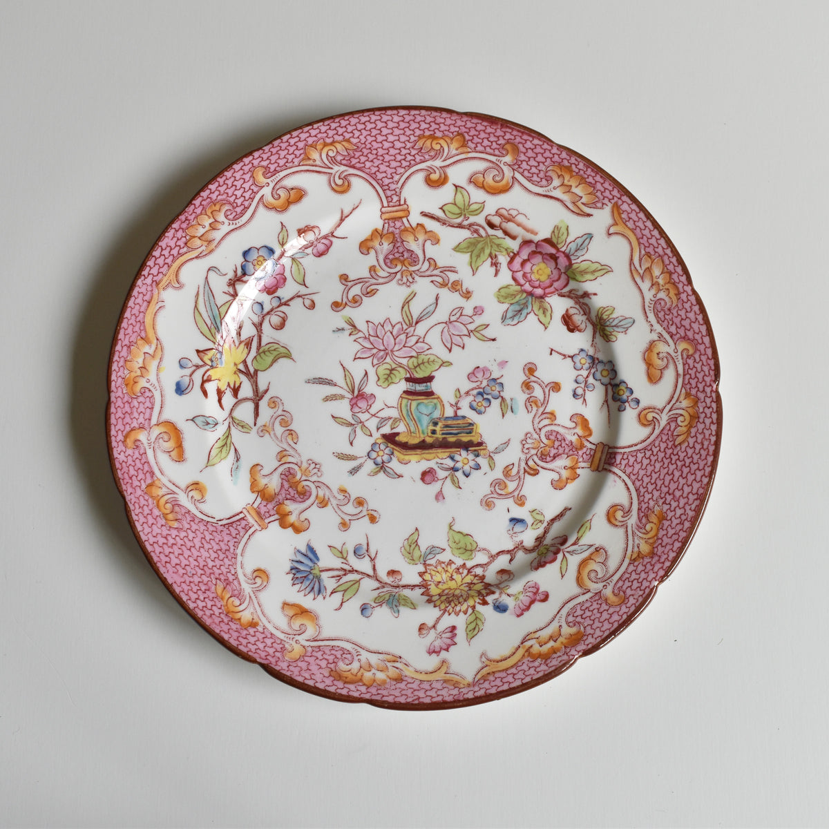 アンティークデザートプレート サルグミンヌ Minton ピンク 235 J — Loane Interior