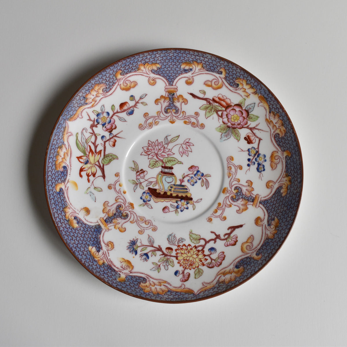 アンティークチョコレートソーサー サルグミンヌ Minton 247 — Loane Interior