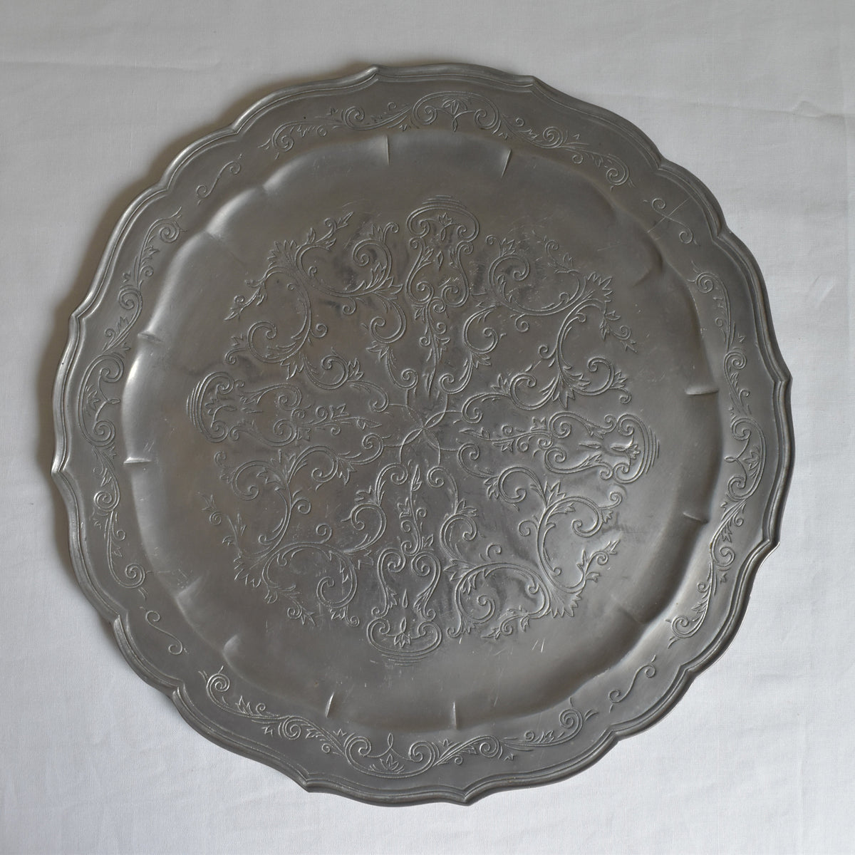 ヴィンテージ ピューター プレート Finstain — Loane Interior